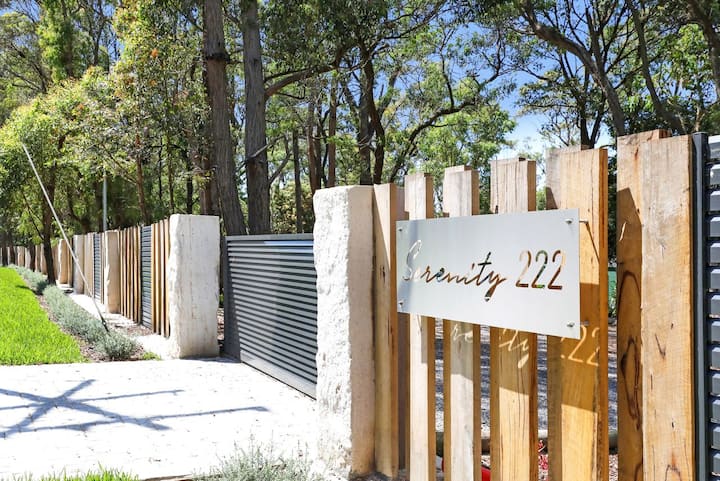 Pet-friendly Waterfront Home – Sleeps 20! - South Coast