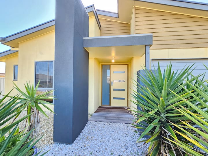 Sandy Feet Retreat - 7 Shipard Court - Robe