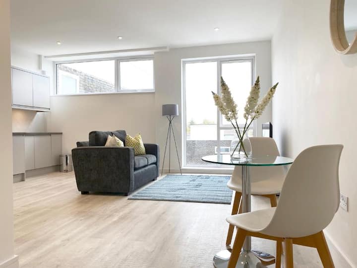 Horizon @ Fleet Heights - Apartment Eight - Farnham