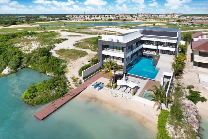 Vida Bella: Oceanfront Estate W/ Beach, Full Staff - Punta Cana