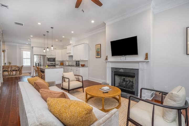 Rose House - 2 Primary Suites, Easy Parking - Savannah