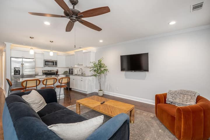 Rose Garden - Ground Level, Easy Parking - Savannah, GA