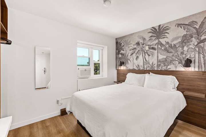 Studio In The Heart Of Hillcrest (Freeway Facing) - MIddletown - San Diego