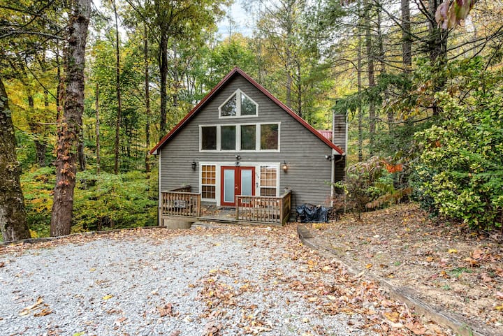 Adorable 2 Bedroom/2 Bath Cabin - Townsend, TN