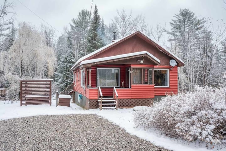 Bord De L'eau | Spa | Babyfoot | La Source - Québec