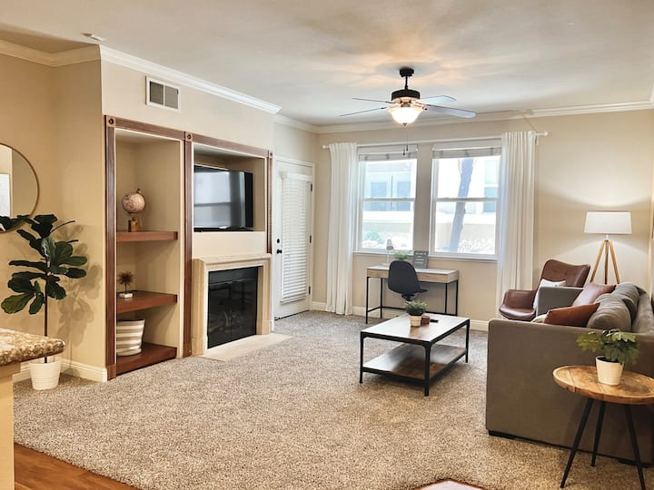 Relaxing 2-br Apt With Pool, Hot Tub & Gym - Reno, NV