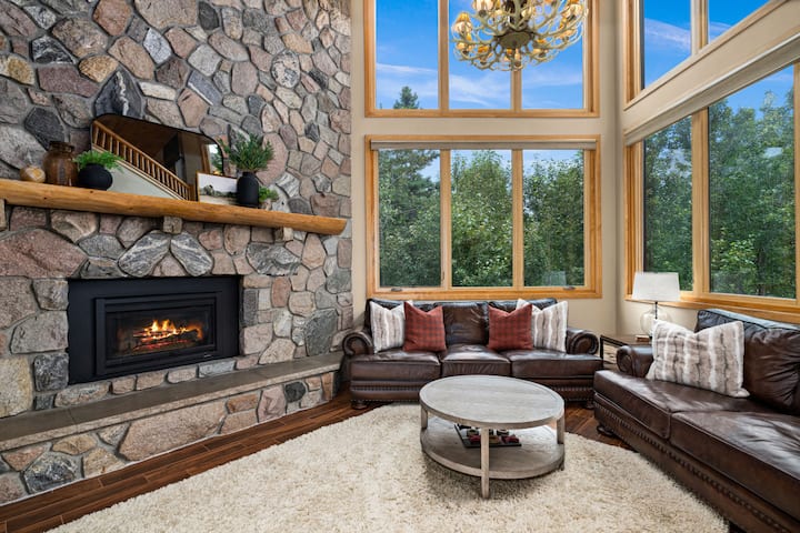 Luxury Lutsen Ski In Out Retreat Sleeps 14 - Lutsen, MN