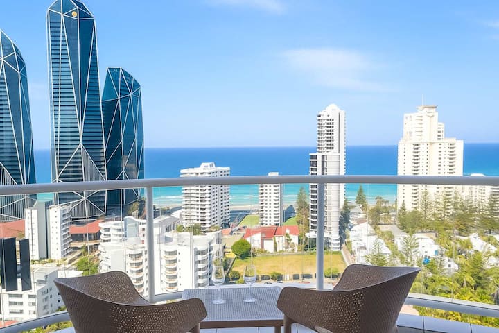 Ocean View Studio: Pool, Spa -Free Parking - Broadbeach