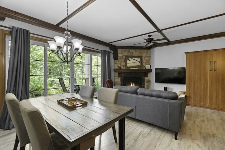 Les Manoirs W/pool & Hot Tub Near Village (120-7) - Mont-Tremblant