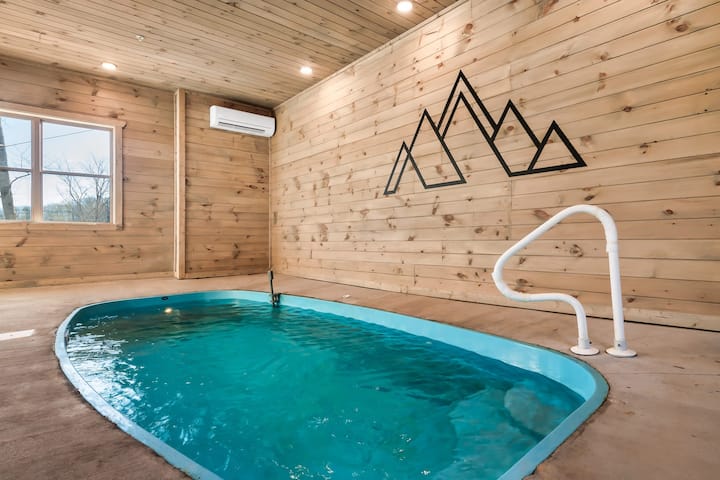 Luxury Cabin W/ View・pool・hot Tub・games・fire Pit - Gatlinburg