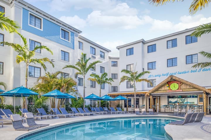 2 Units | Family Suite W/ Kitchen - Naples, FL