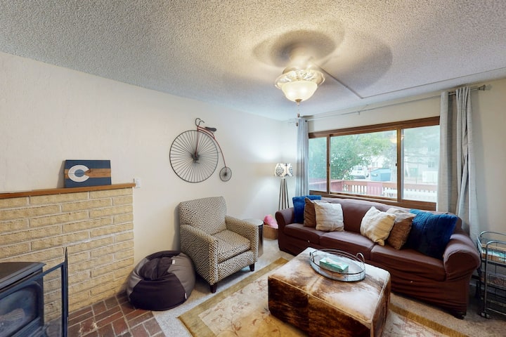Welcoming 2br | Pool | Hot Tub | Fireplace - Steamboat Springs