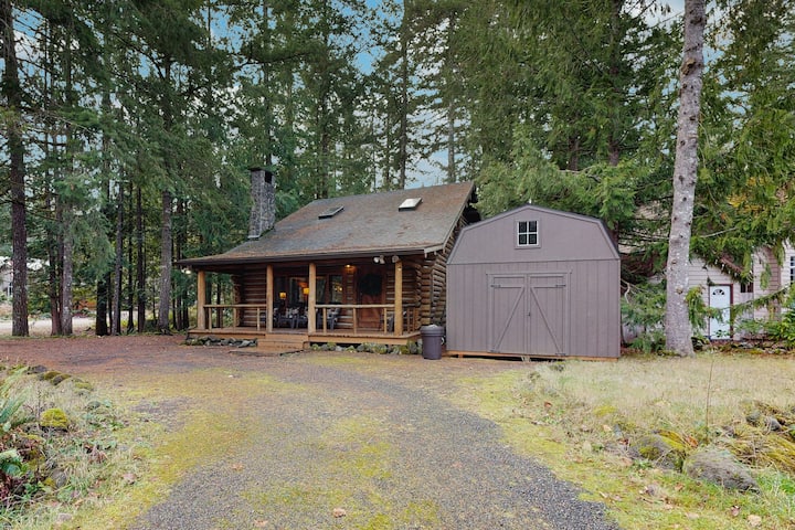 Cozy 2br | Fireplace | Deck | Firepit - Oregon