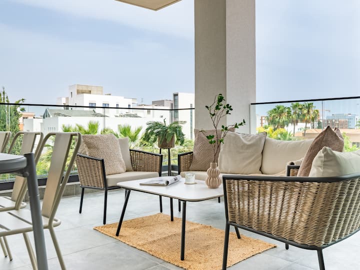 Sanders Evolution 2 - Sweet 2-bdr Apt With Balcony - Limassol