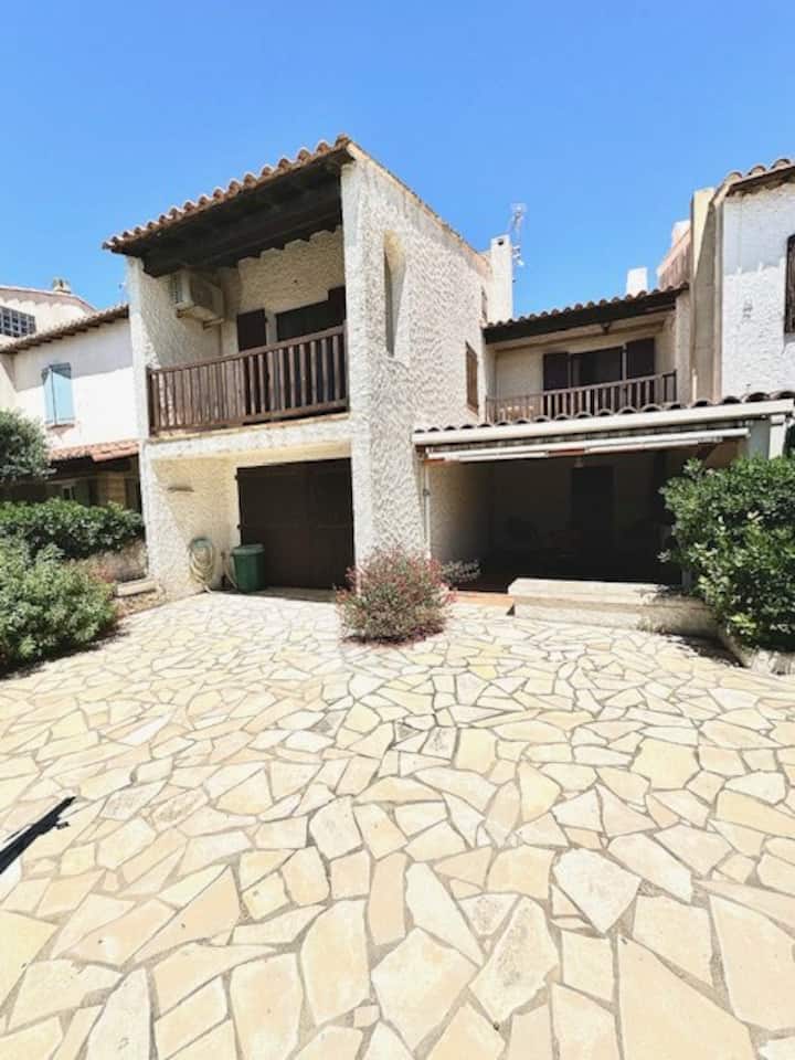 Grande Maison Avec Belle Cour - Parking - Barbecue - Saintes-Maries-de-la-Mer