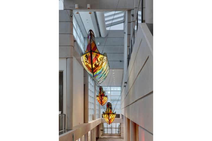 Opulent Superior Suite + Breathtaking Art Paradise - Gig Harbor, WA