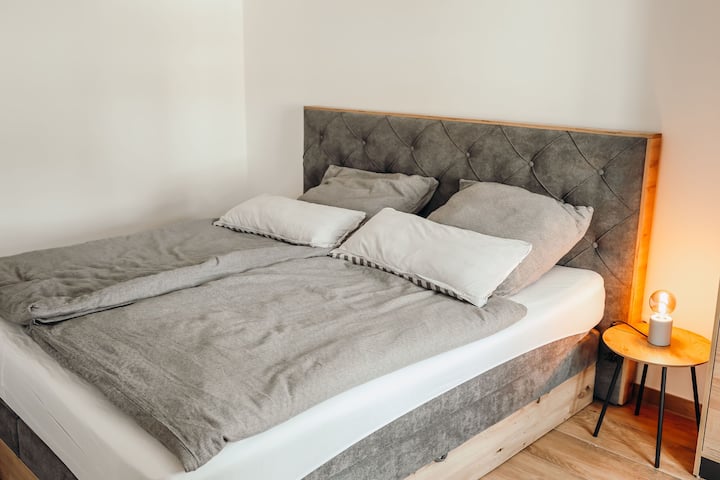 Bärbel, Frau Kunni - Café Und Ferienwohnungen - Gräfenberg