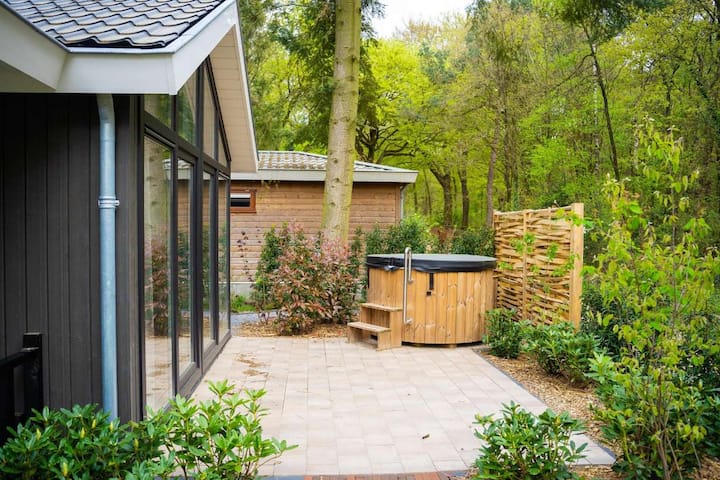 Forest Cottage With Hottub | 4 Persons - Veenendaal