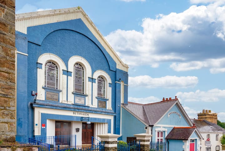 Converted Chapel For 10, North Pembrokeshire Coast - Cardigan