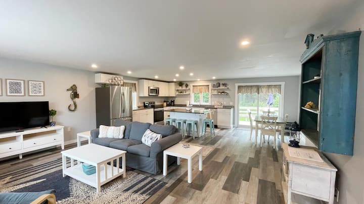 Seaside Serenity, 3 Bedroom, Walk To Beach! - Rockland, ME