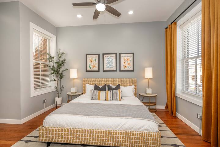 Findlay Market Suite 4 – For 2! - Cincinnati