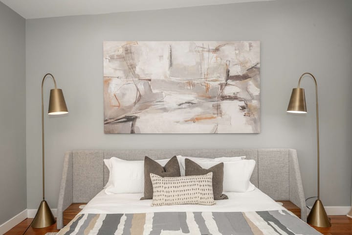 Findlay Market | 2 Ensuites + Parking - Cincinnati