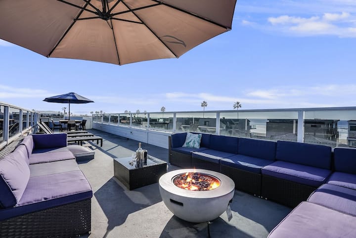 Massive Beach Home | Ocean View | Amazing Rooftop - San Diego, CA