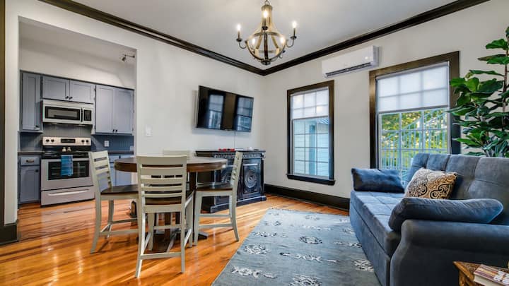 Travis + Lbj + Marblefalls Historic 3 Suite Combo - Marble Falls, TX