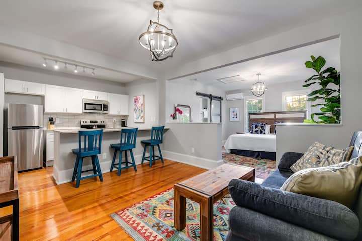 Mckenzie Guest Houses 2 Bedroom Suite - Marble Falls, TX