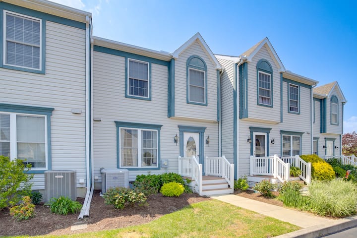 3 Mi To Bethany Beach: Coastal Gem W/ Pool Access - Bethany Beach, DE