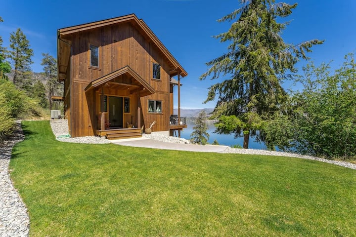 Lake Access, Private Dock, Panoramic Views! - Manson, WA