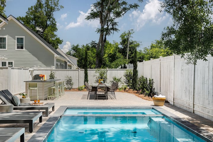 Modern Savannah Home | Seasonal Heated Pool - Savannah, GA