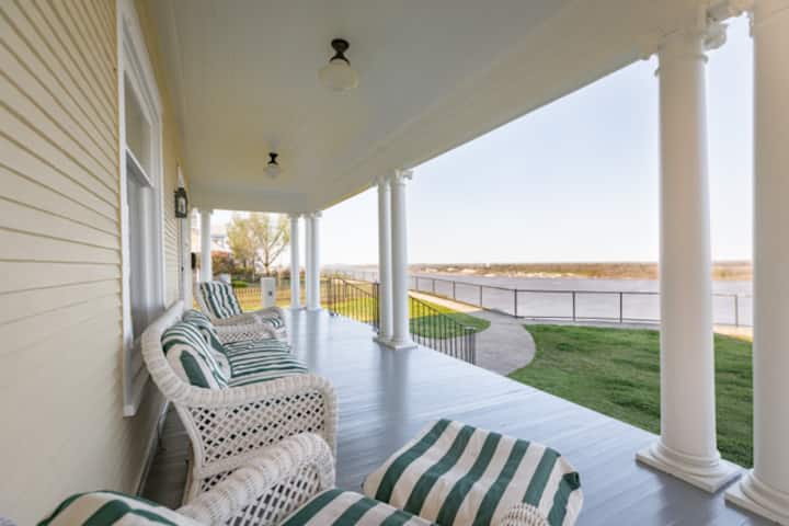 Clifton House - Big River North | Queen Suite - Natchez, MS