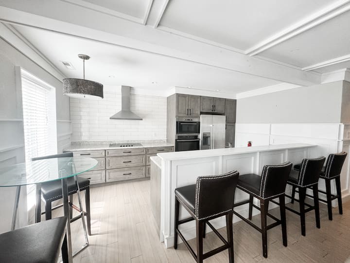 Stylish 2024 Beach Condo - Virginia Beach, VA