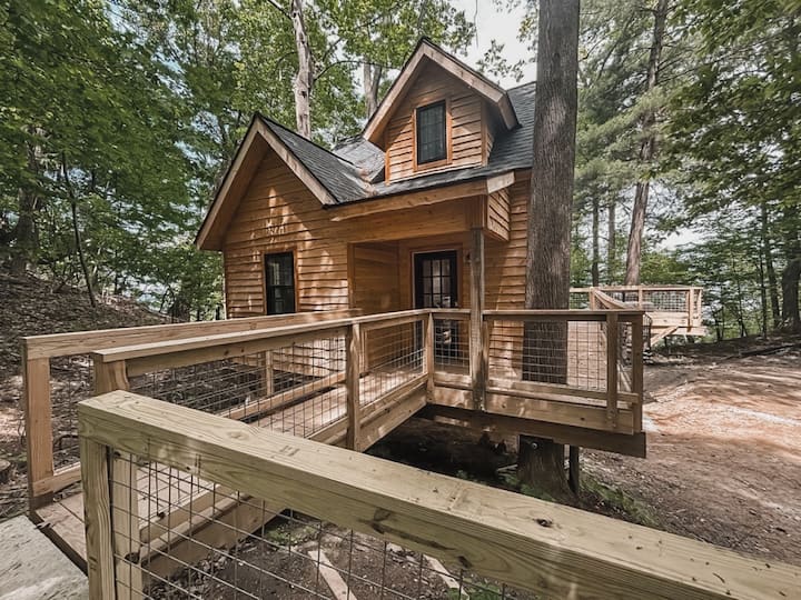 Hawk Hideaway Lakefront Treehouse - Finger Lakes, NY