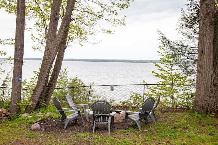 The Cliff House • Hot Tub, Kayaks & Game Room - Finger Lakes, NY