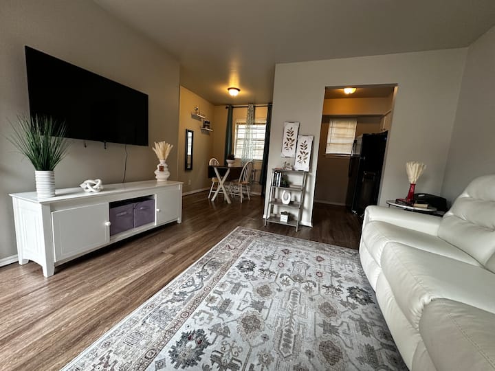 1 Bedroom Apt 10 Min Bike Ride To Paceo/plaza - The Village, OK