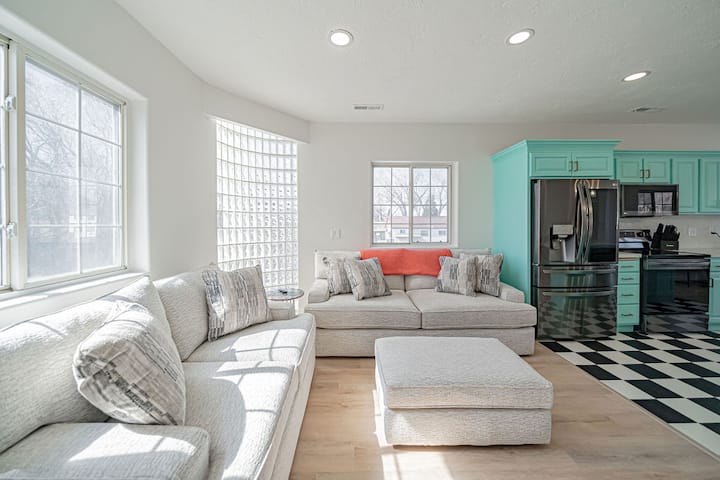 Pocatello: Retro 2 Bed 2 Bath - Pocatello, ID