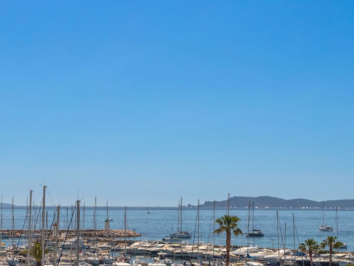 Port De La Gavine I By Interhome - Hyères