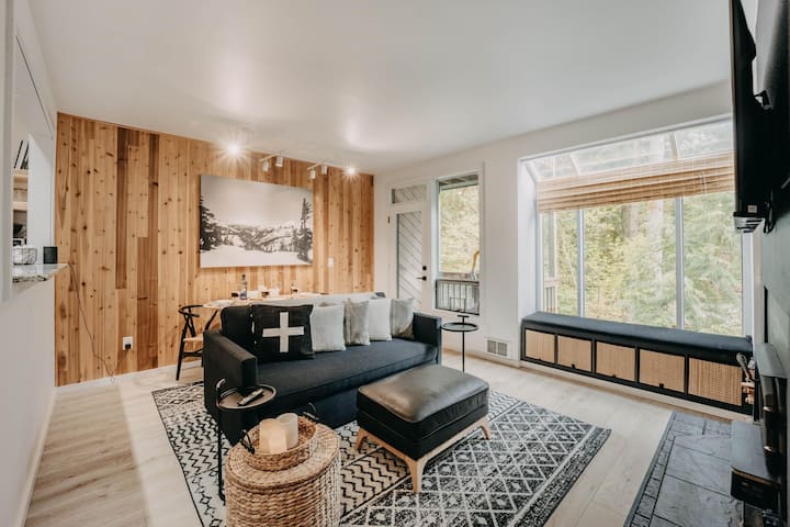 Snowater Condo #64 - Pets Ok - Fireplace - Glacier, WA