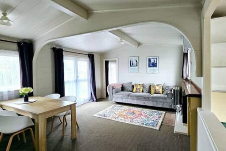 Cosy Lockwood In Town - Taupō