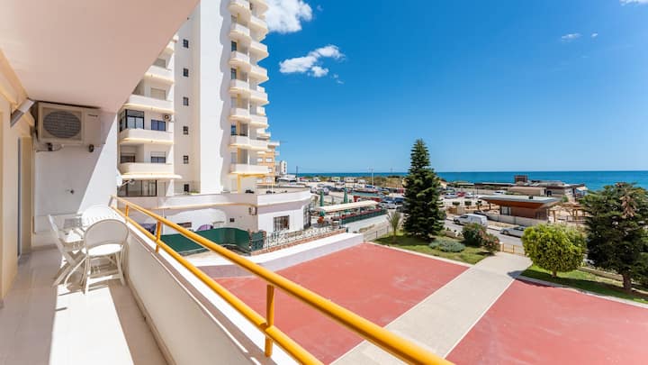 Apartamento Completamente Renovado Frente A La Playa De 2 Dormitorios - Armação de Pêra