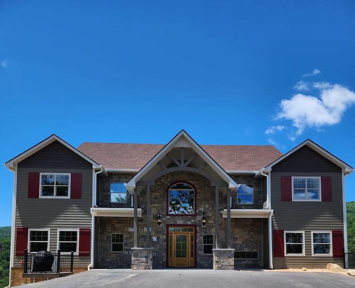 Duck Pin Lodge:2026 Specials! Bowling, Indoor Pool - Tennessee