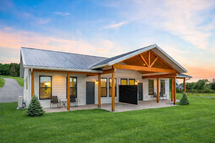 Pet-friendly 2br Duplex Polson Mt – Walk To Lake - Polson, MT