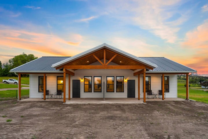 Glacier Goat Haven- Modern Retreat & Duel-ensuites - ポルソン, MT