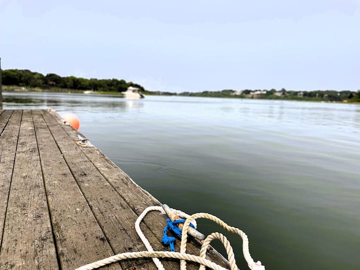 Seaside Escape~on Town Cove/dock Access - Eastham, MA