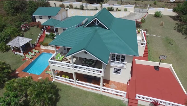 Beautiful 5-bed Villa Decaj With Sea View And Pool - Saint Lucia