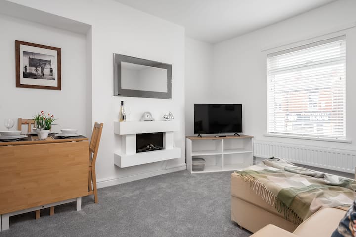 Fredo's Apt - 1 Bed, Free Parking, Wi-fi, Hospital - Stockport