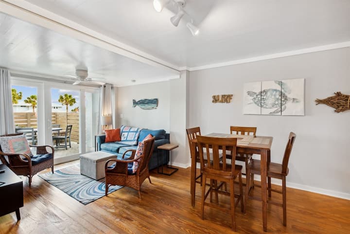 Centrally Located And Across The Street From Beach - Fernandina Beach, FL