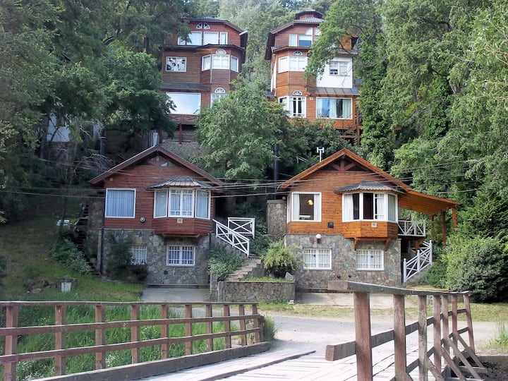 Cabaña Frente Al Arroyo Para 4/5 Con Hogar A Leña - San Martin de los Andes